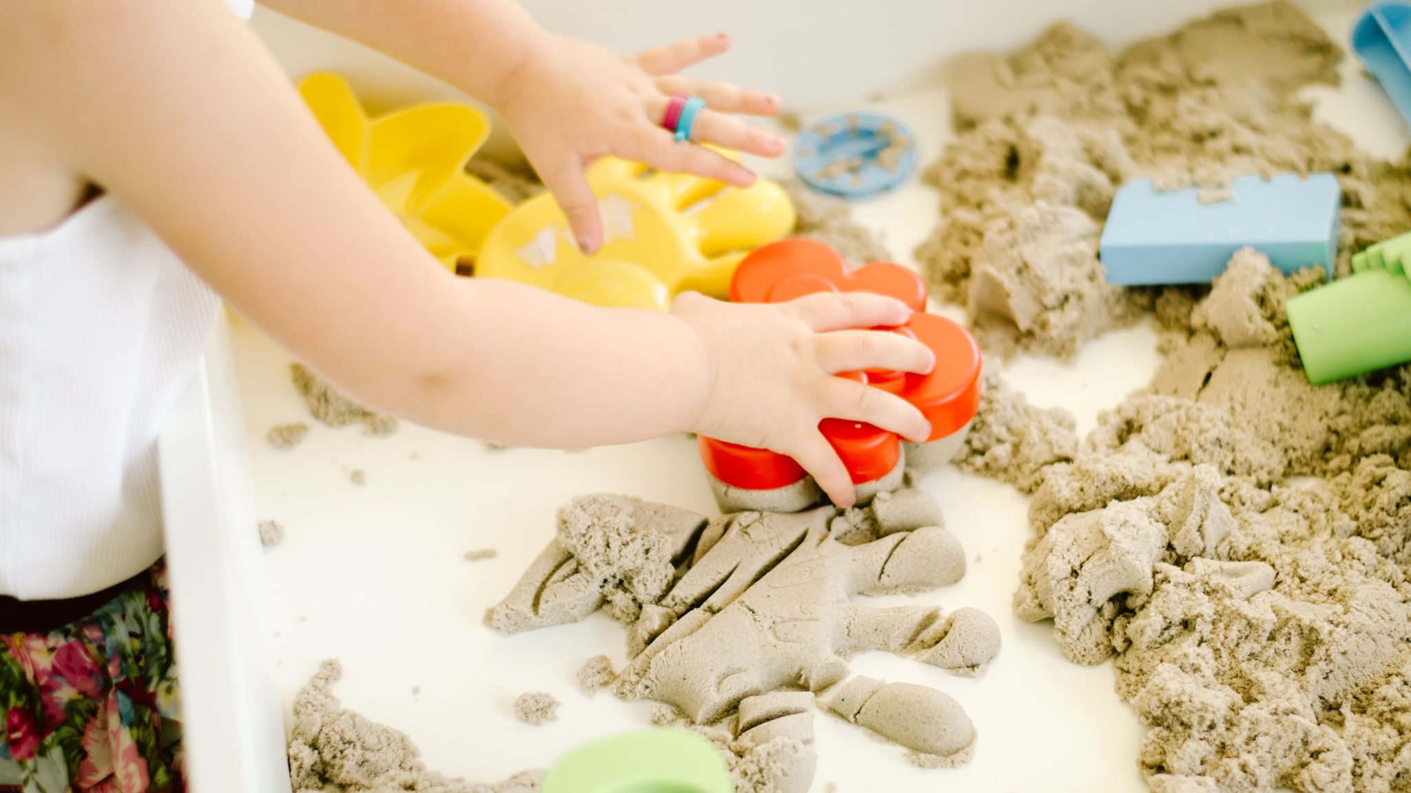 What Is the Right Kinetic Sand Age for Kids to Play Safely